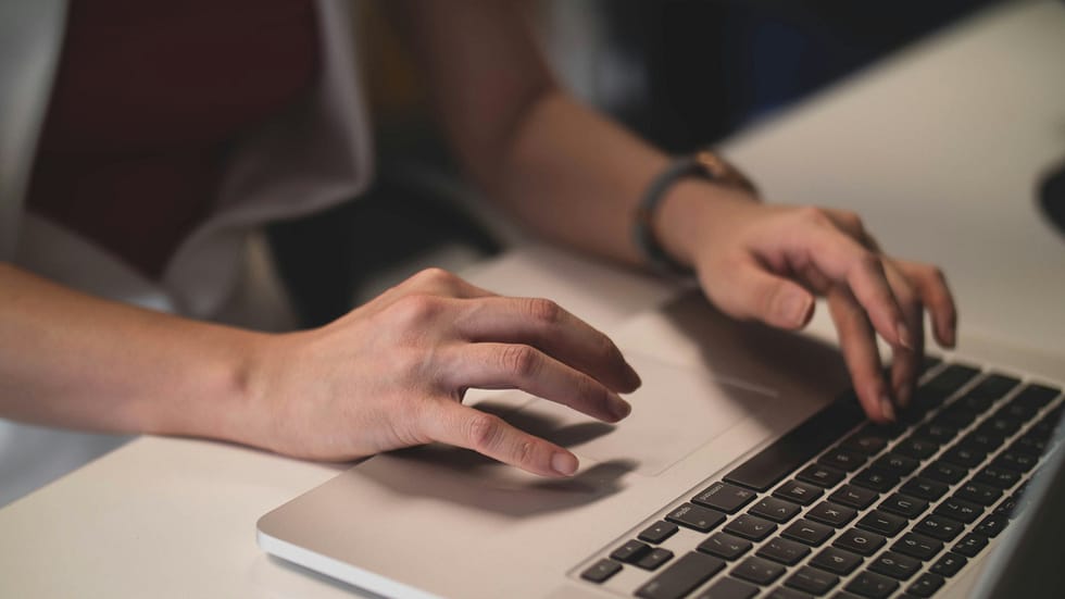 How is == Different from === in JavaScript? Understanding Strict vs ...