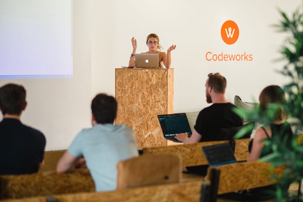 Java vs JavaScript 2025 - Codeworks